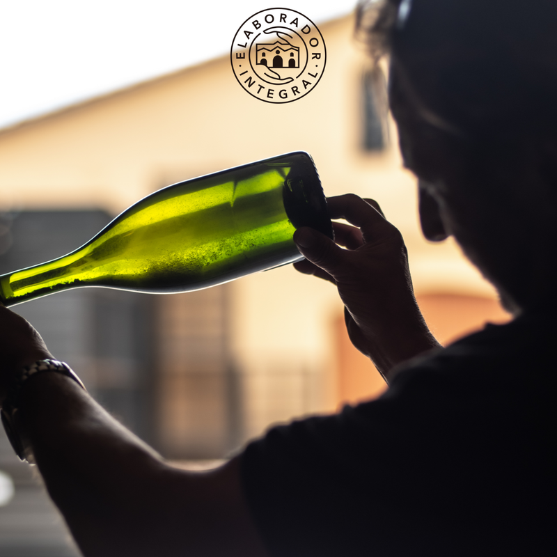 The Integral Producer Stamp marks out those wineries in the Cava D.O ...