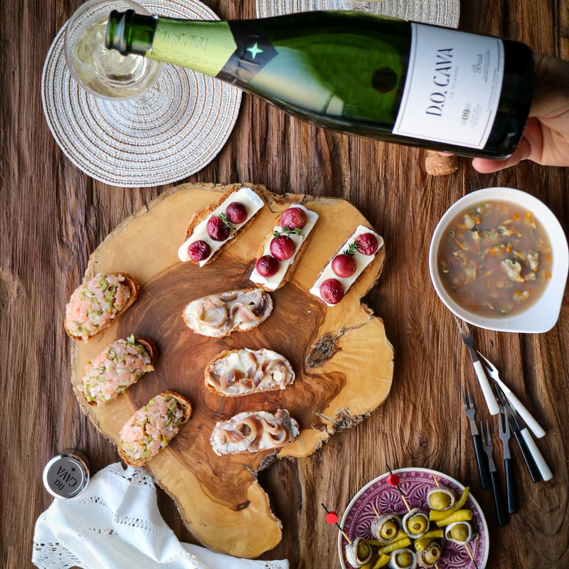 Premium Aperitifs ideas paired with Cava | D.O. Cava